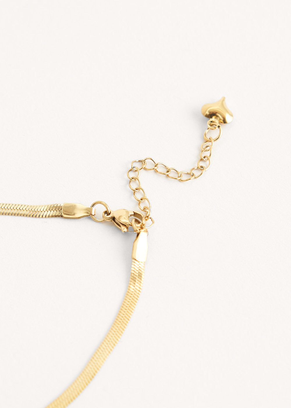 Neck simple chain store